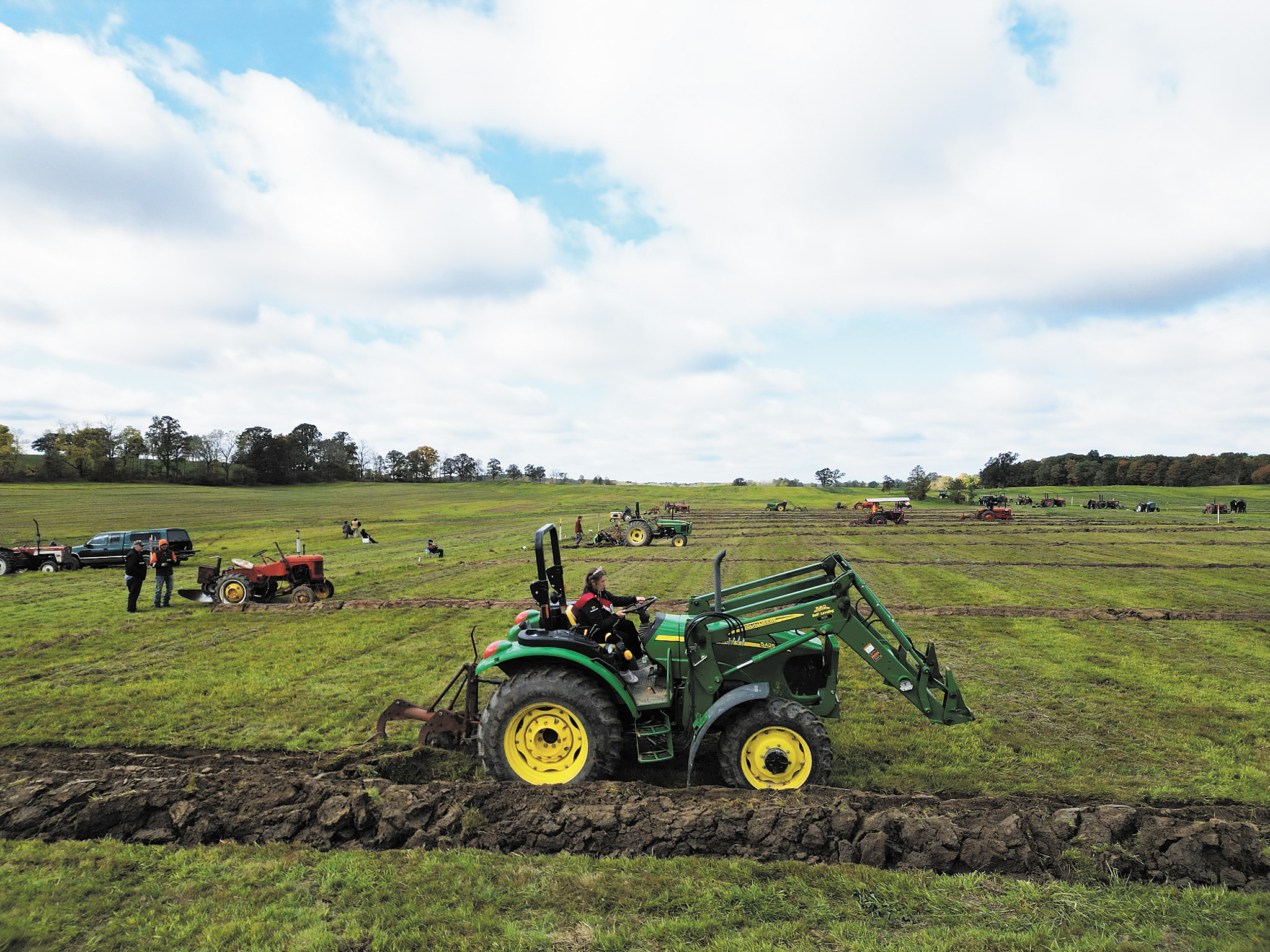 Local plowmen compete for glory on the field | The Haldimand Press
